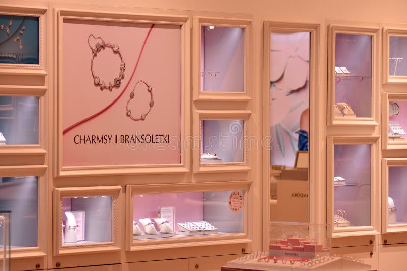Interior of Pandora store. editorial photo. Image of display - 144141491