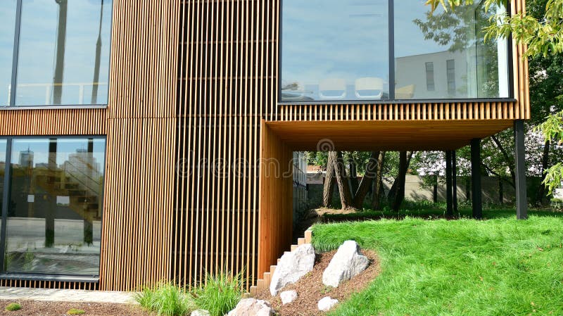 Building Promoting the Construction of the Complex Forest Office ...