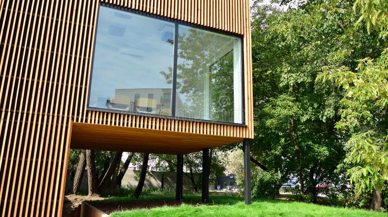 Building Promoting the Construction of the Complex Forest Office ...