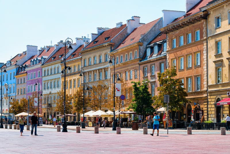 People on Castle Square Warsaw in Poland Editorial Image - Image of ...