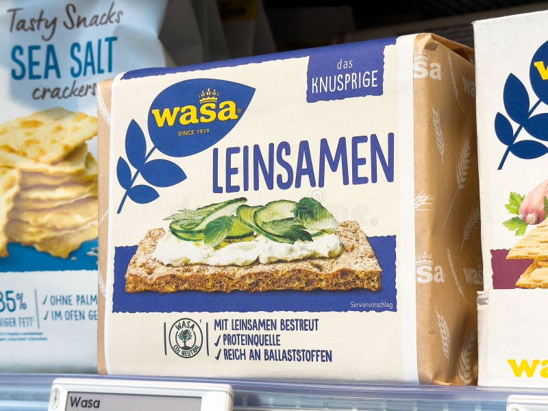 Wasa Leinsamen Knusprige Crispbread Packaging Display in Grocery Store ...