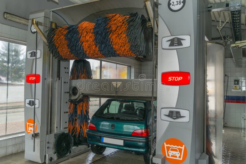 Waschanlage stockfoto. Bild von laufwerk, über, automobil - 38388234