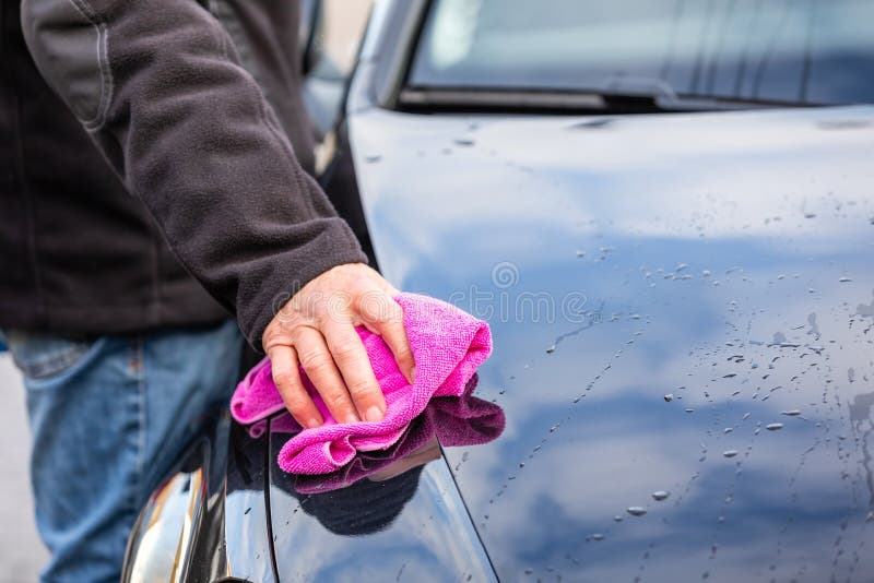 Wash the car with a pink rag, Washing the car with a pink
