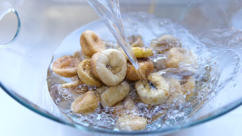 Wash Figs Deciduous Fig Large Shrub Under Constant Flow of Water ...