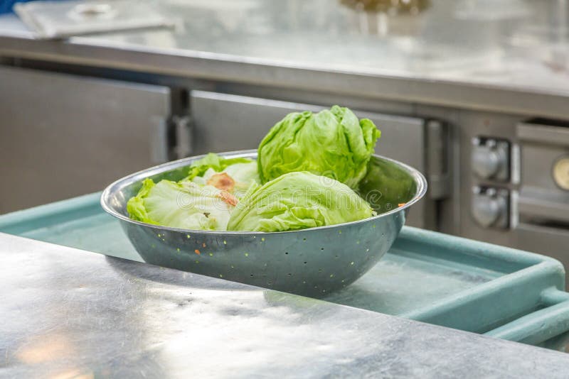 Washed Lettuce in Collander Stock Image - Image of lettuce, colander ...