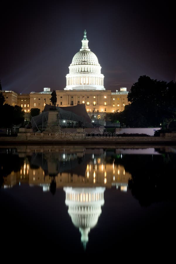 Washington DC Capitol Building at Night, with Reflection Pool Stock ...