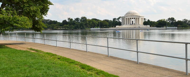 Washington DC - Jefferson Memorial an Reflection on Pool Stock Photo ...