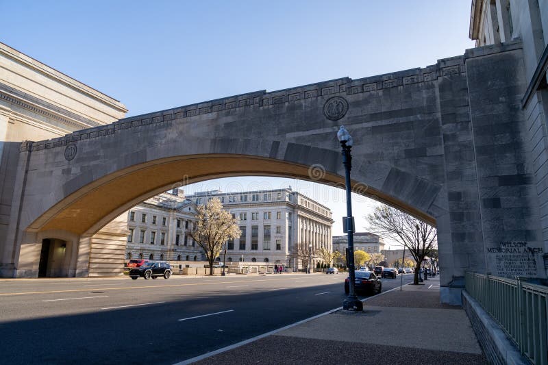 Wilson Memorial Arch Bridge in Downtown DC Editorial Image - Image of ...