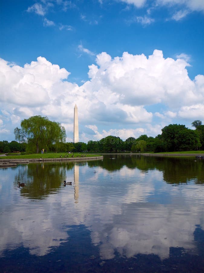 The Washington Dc Monument from Constitution Gardens Stock Photo ...