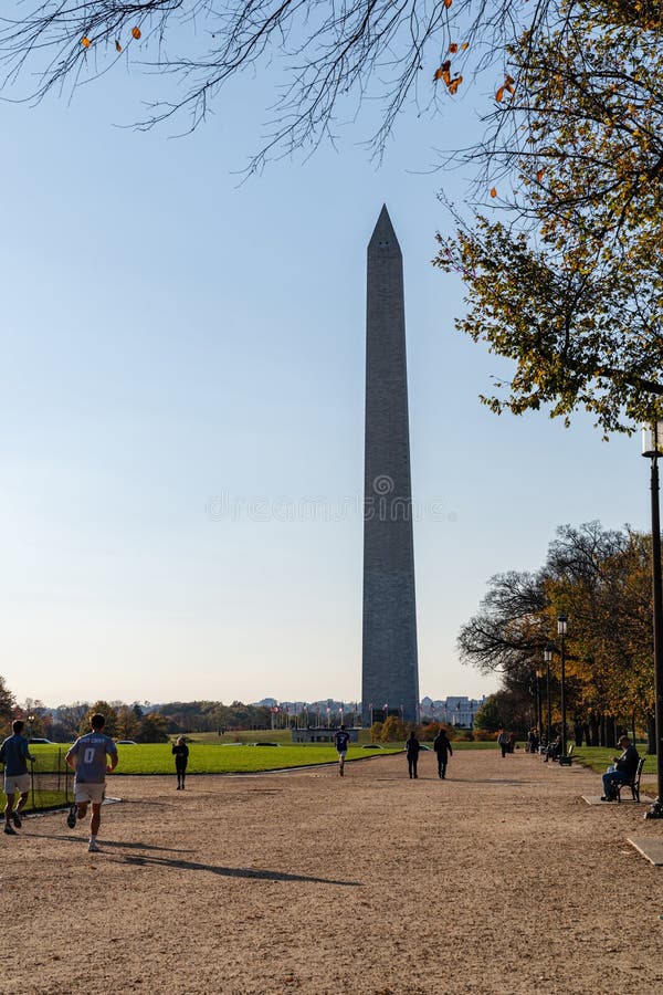 Tourists Visit the Washington Monument on a Fall Day Editorial ...