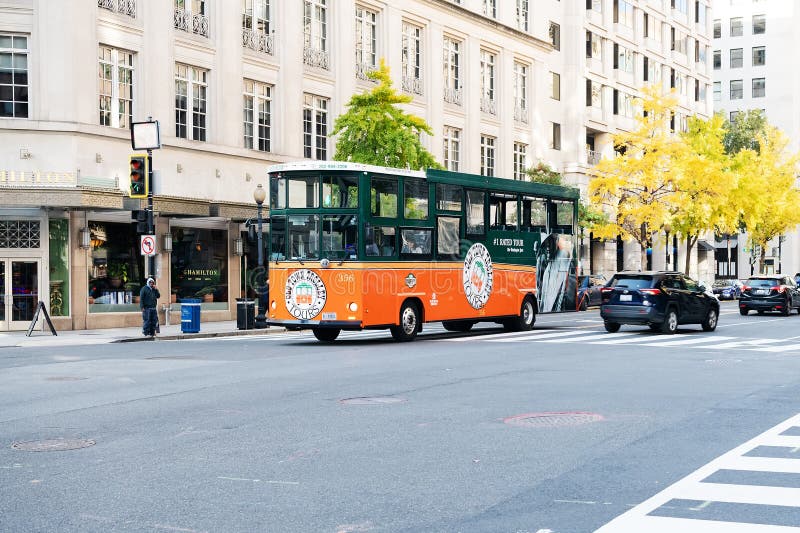 Washington DC Sightseeing Bus in the Historic Center of Washington ...