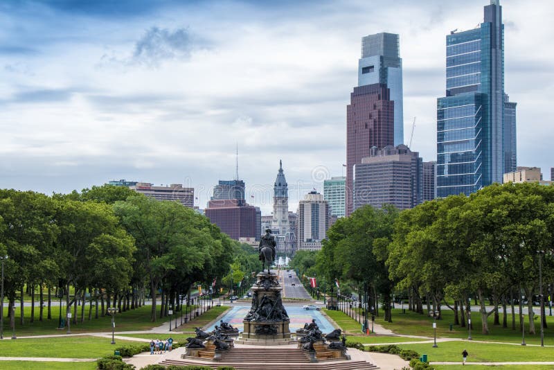 Washington Monument, Eakins Oval, Philadelphia, USA Editorial Stock ...