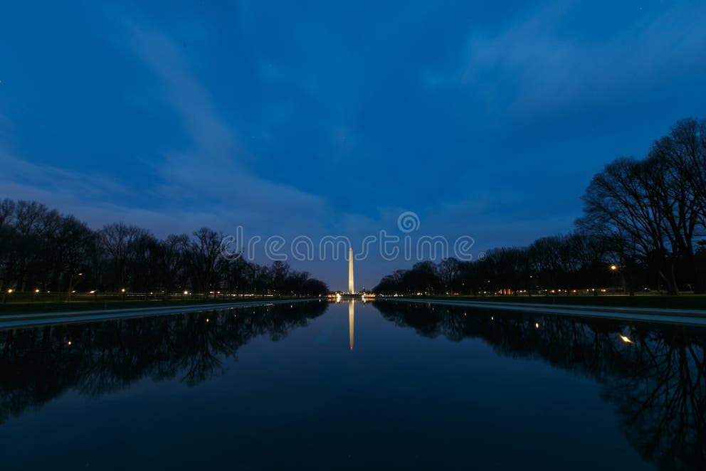 Washington Monument is Reflected in the Mirror Pond in Washington DC ...