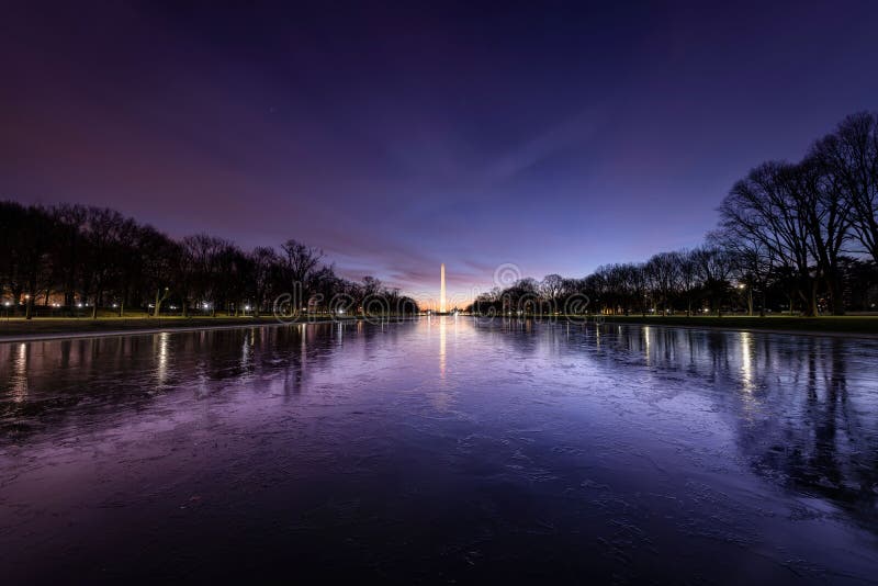 Washington Monument is Reflected in the Mirror Pond in Washington DC in ...
