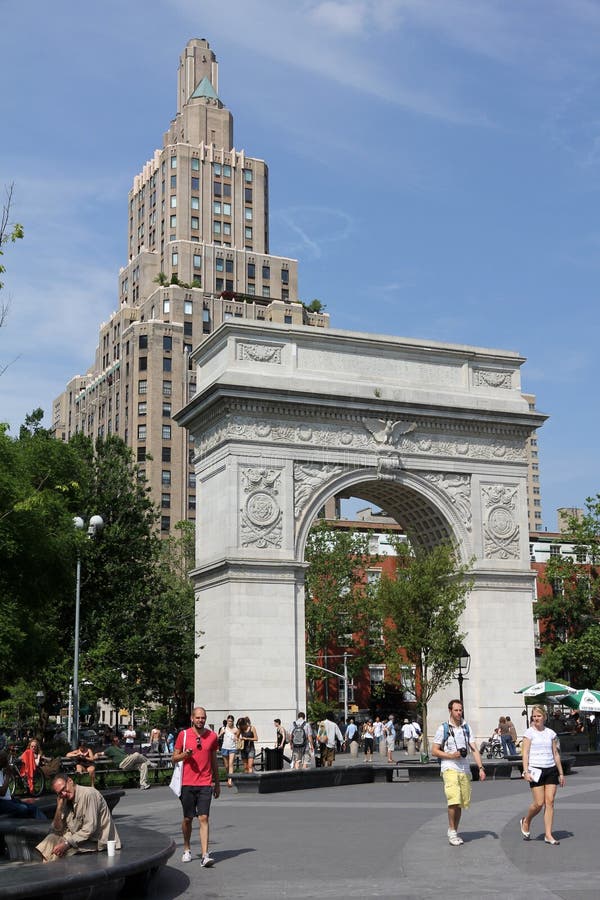 Washington Square Park, Manhattan Editorial Image - Image of memorial ...