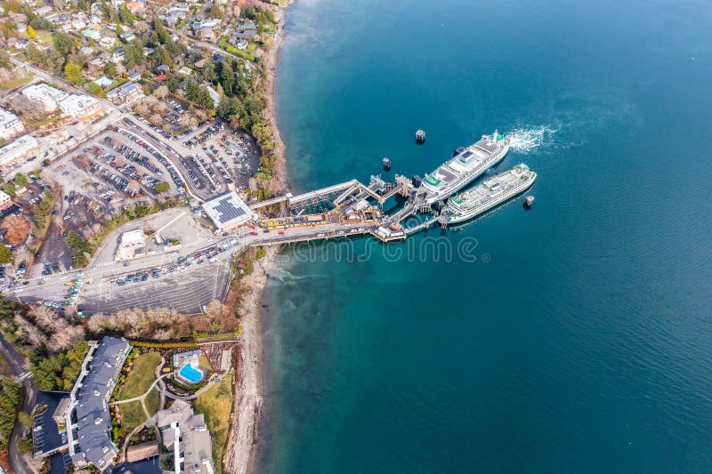 Washington State Ferry Loading and Unloading at the Bainbridge Island ...