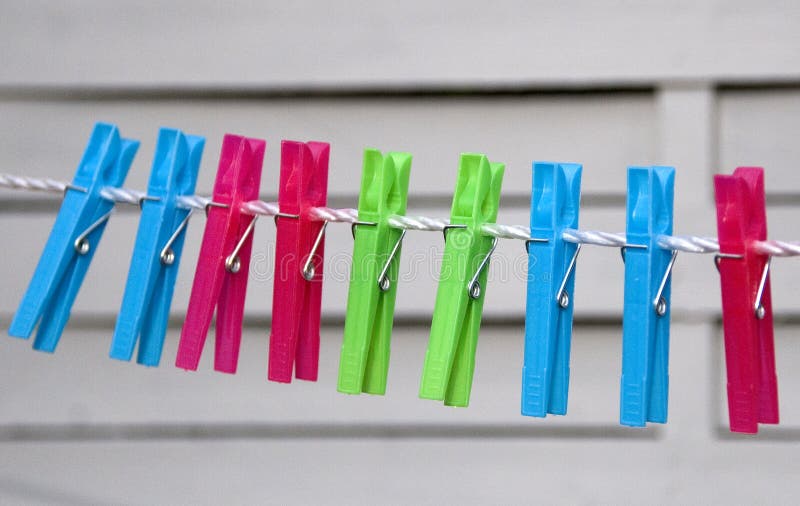 Wasknijpers stock foto. Image of kleur, blauw, wasserij - 31854164