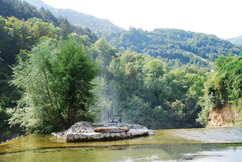 Wasserdampf, Der Vom Kamin Der Kohleenergieanlage Von Engie Auf Dem ...