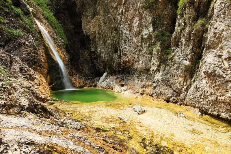 Fluss Quelle Stockfotos und Bilder - Laden Sie 4,128 lizenzfreie Fotos ...