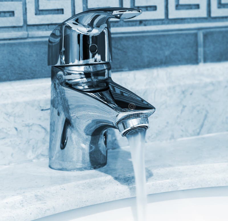 Wasserhahn Mit Tropfen Stock-Fotos - Laden Sie 258 Royalty-Free Fotos ...