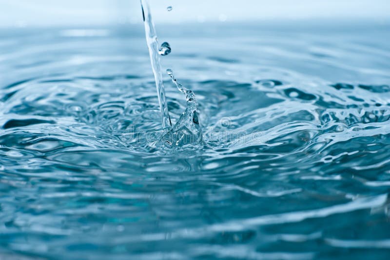 Der Wasserstrom In Den Rumänischen Bergen Stockfoto - Bild von ...