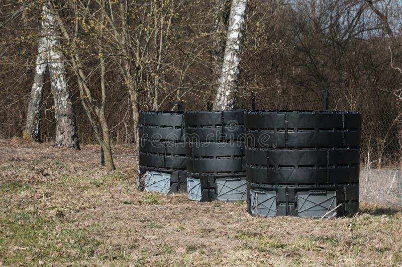 Organic Biodegradable Waste Containers with Food Waste and Vegetable ...