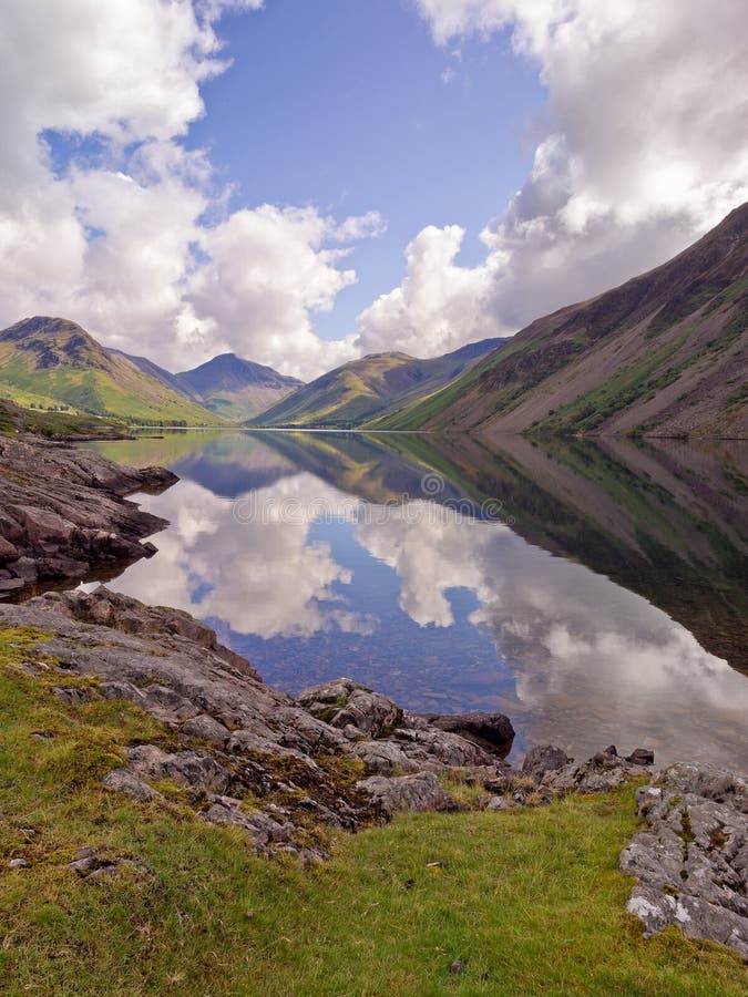 Wastwater stockfoto. Bild von hochland, landschaft, felsen - 43636750
