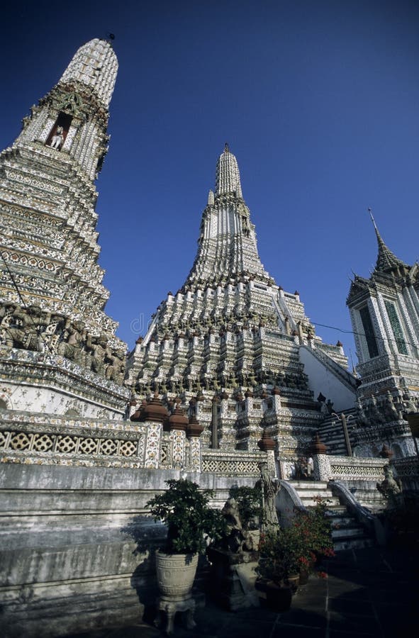 Wat Arun stock image. Image of blue, famous, ancient - 52412523