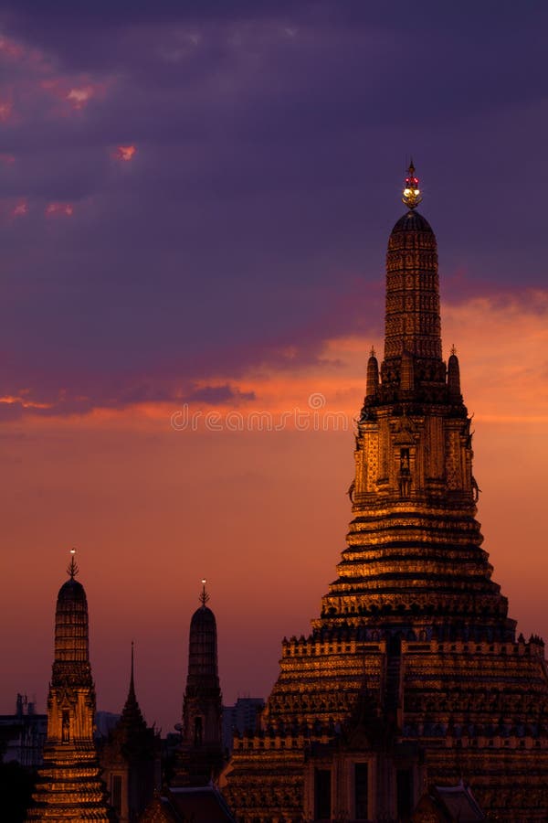 Wat arun in sunset stock image. Image of national, arun - 26384009