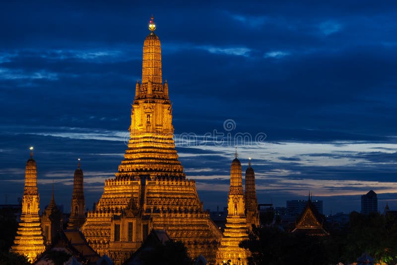 Wat Arun Sunset stock photo. Image of sunset, dawn, arun - 33337614