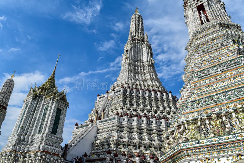 Wat Arun Temple editorial image. Image of downtown, buildings - 260692475