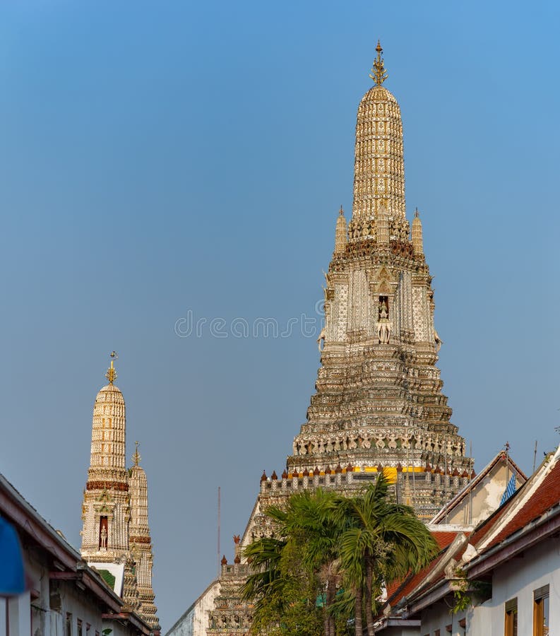 Wat Arun Temple - Central Prang Stock Image - Image of buddhism ...