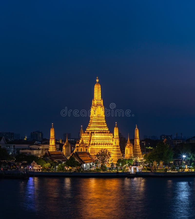 Wat Arun Temple at Night stock image. Image of reflection - 318368099