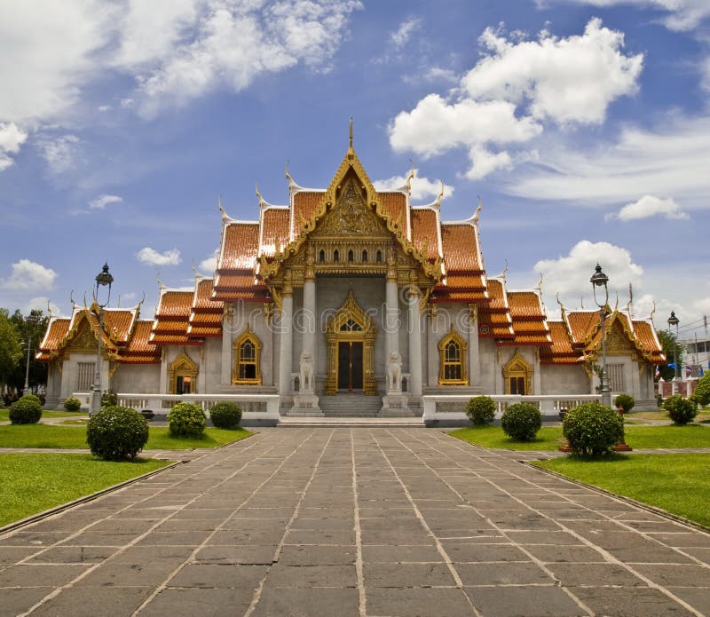 Wat Benchamabophit foto de archivo. Imagen de benchamabophit - 26456894