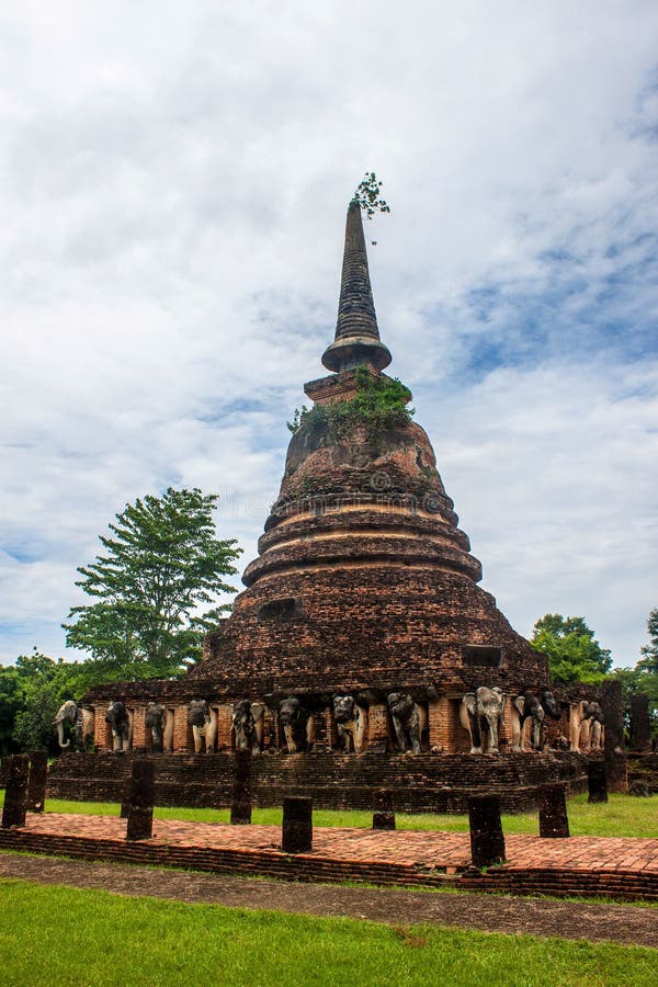 Wat Chang Lom stock photo. Image of mahathat, sukhotai - 37203674