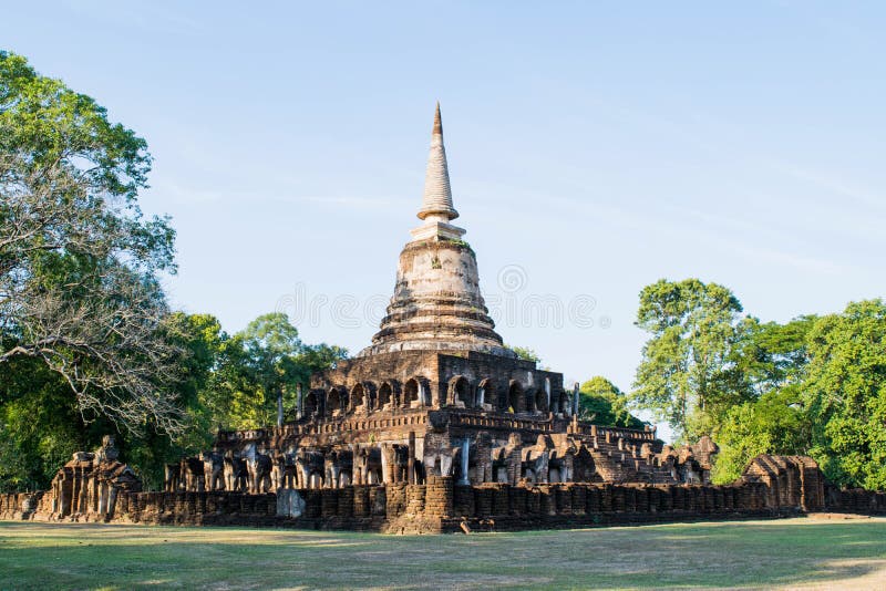Wat Chang Lom inThailand stock image. Image of building - 76398887