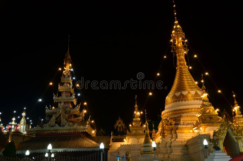 Wat Chong Kham Il Tempio in Mae Hong Son Fotografia Stock - Immagine di ...