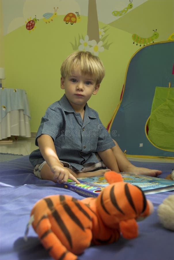 Wat is dit? stock foto. Image of gezondheid, nadenkend - 1073768