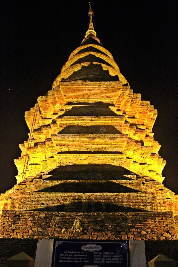 Wat Hua Kuang stock image. Image of lake, fireworks, lakes - 87839003