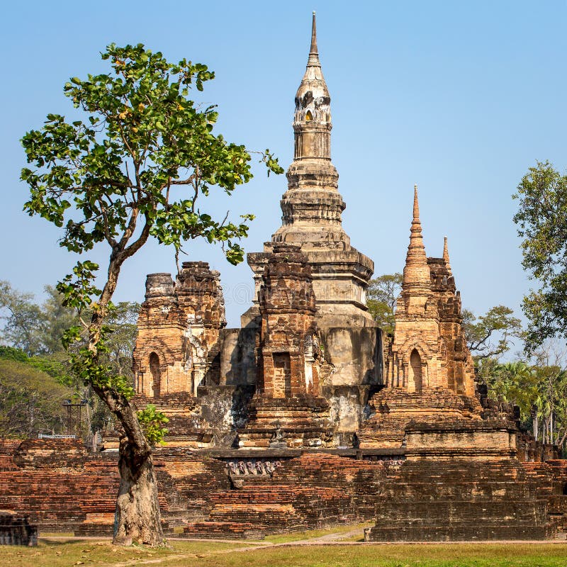 Wat Mahathat Temple, Sukhothai Historical Park Stock Photo - Image of ...