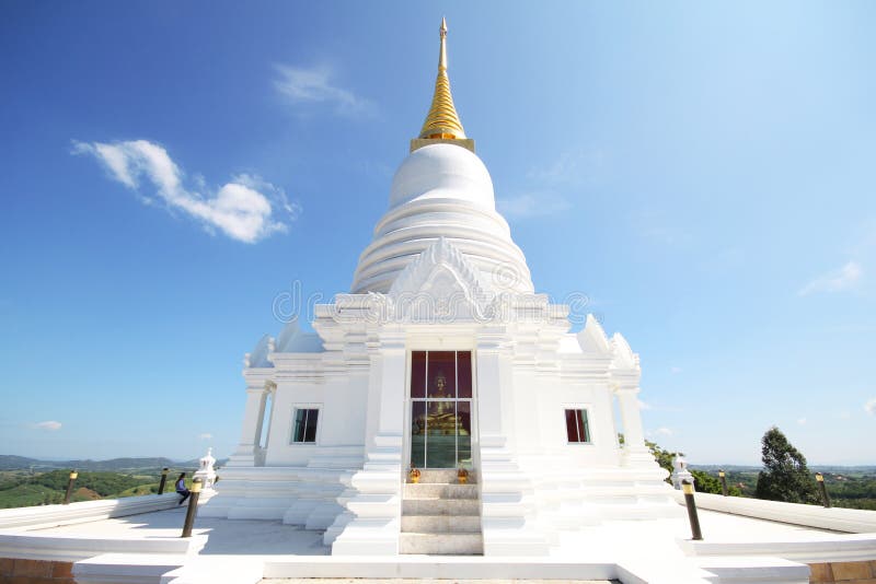 Wat Makut Kiriwan, Makut Kiriwan Temple Stock Photo - Image of asia ...