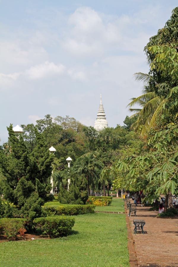Wat phnom in Phnom Penh stock photo. Image of building - 46165742