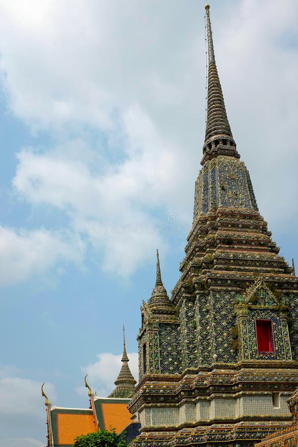 Wat pho temple in Bangkok stock photo. Image of antiquities - 39013608