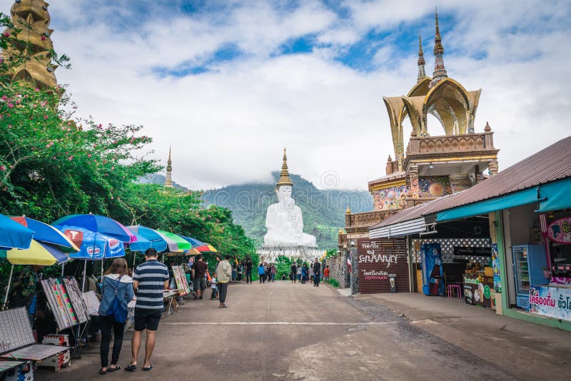 Wat Phra Dhat Phasornkaew editorial stock image. Image of buddha - 78450014