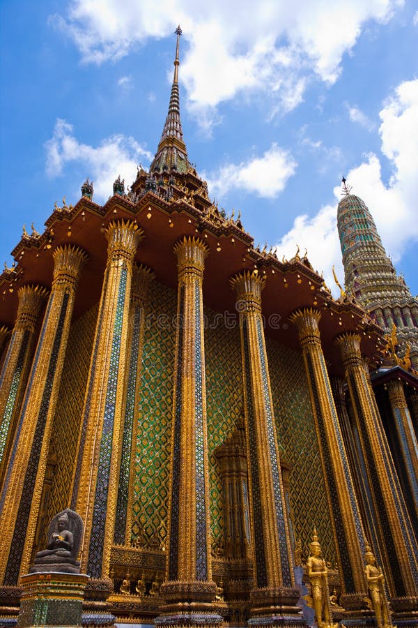 Wat Phra Kaew stock photo. Image of temple, kaew, monuments - 15680572