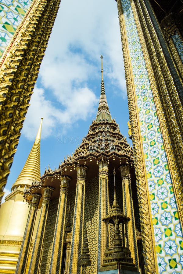 Wat Phra Kaew stock photo. Image of business, stupa, synagogue - 38269410