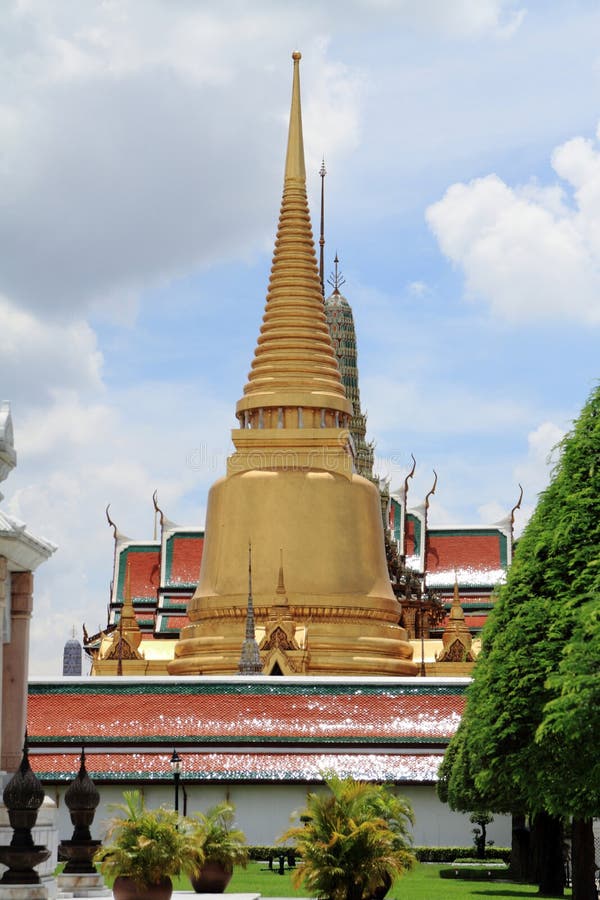 Wat Phra Kaew stock photo. Image of buddhas, satsadaram - 117306062