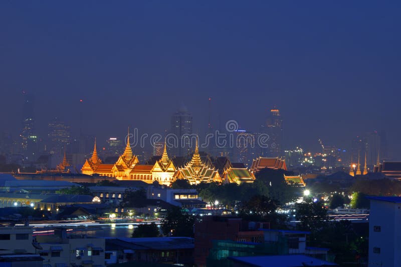 Wat Phra Kaew at night stock photo. Image of famous, palace - 93553912