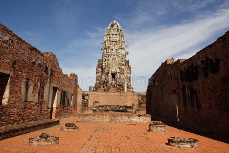 Wat Ratchaburana in Ayutthaya, Thailand Stock Photo - Image of ...