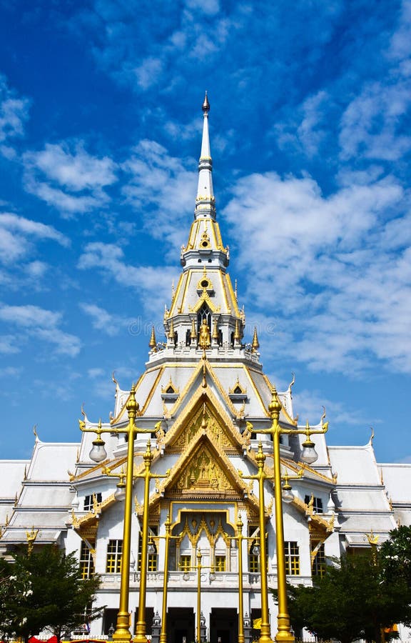 Wat Sothorn with Thai Street Lamp Stock Photo - Image of asian, beauty ...